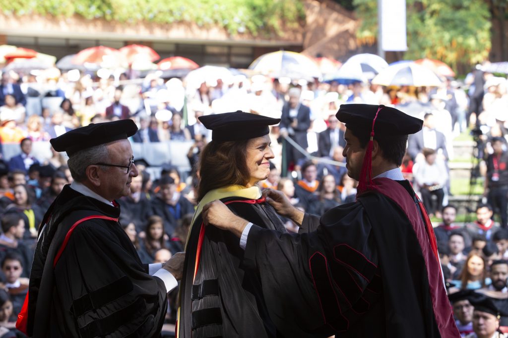 Cosmides y Tooby recibieron doctorados honoríficos en la UFM - El Amigo ...