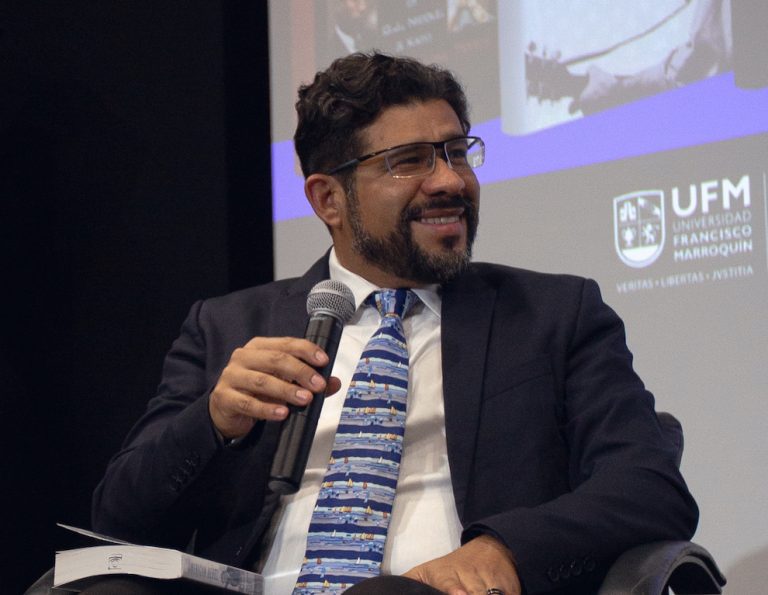 Ronald Flores dirige Departamento de Educación - El Amigo de la Marro