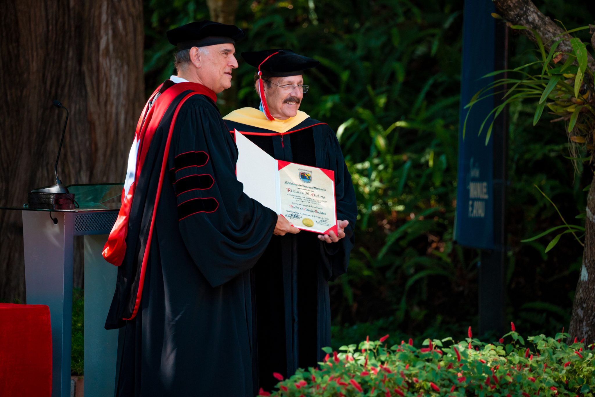 Richard Ebeling recibió doctorado "honoris causa" - El Amigo de la Marro