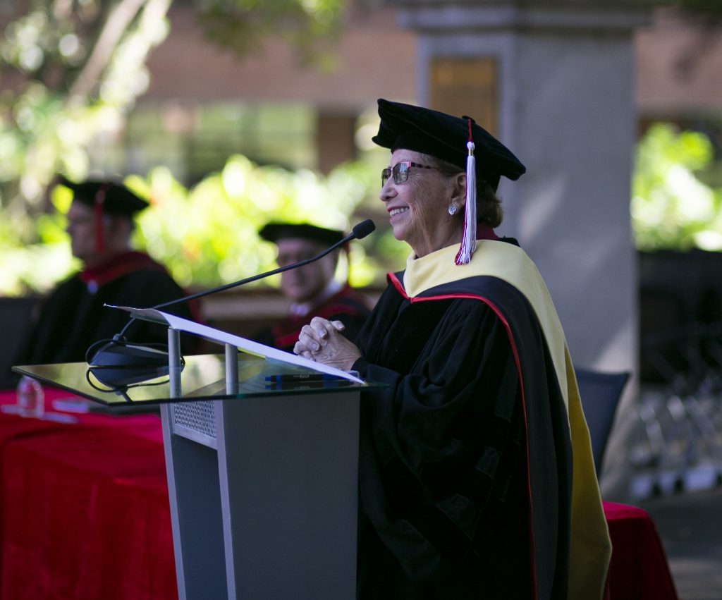 Fiesta de graduación en la UFM, 2022 - El Amigo de la Marro