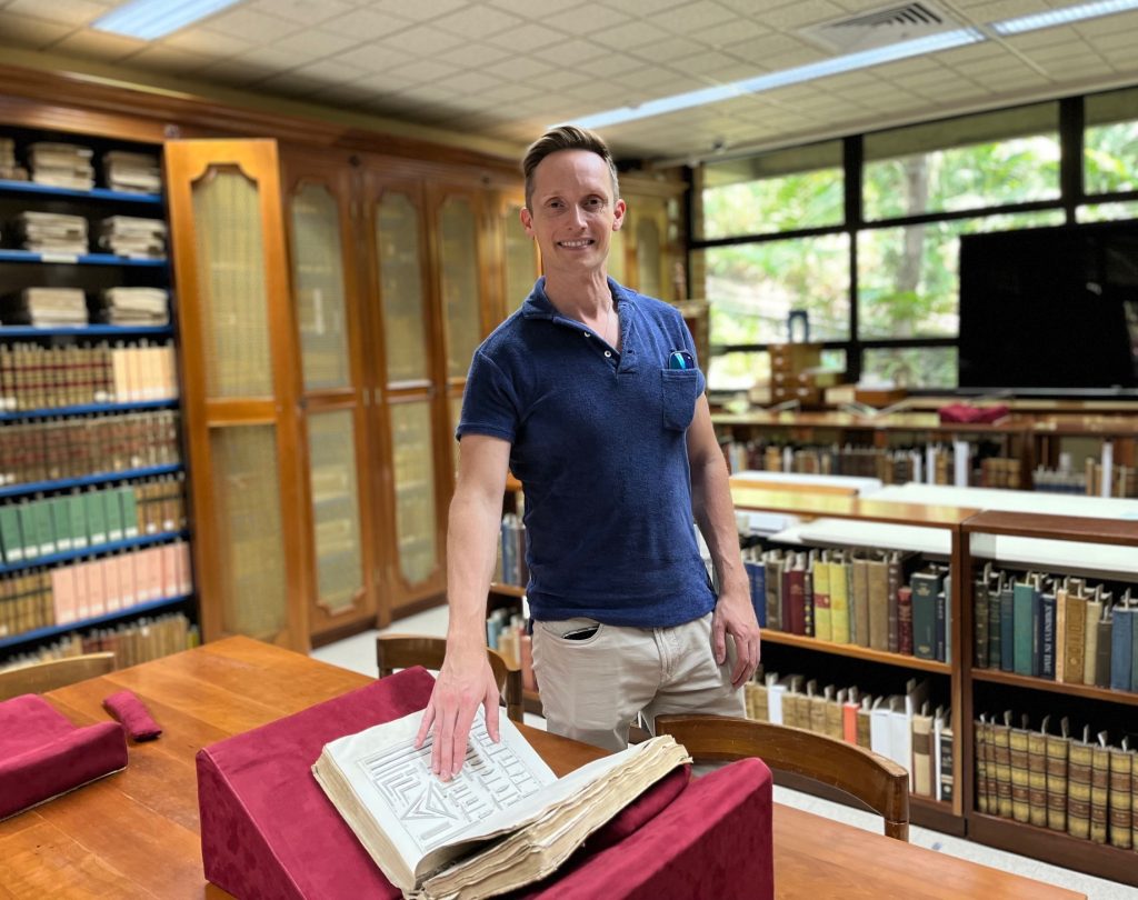 Roland Hicks en la UFM - El Amigo de la Marro