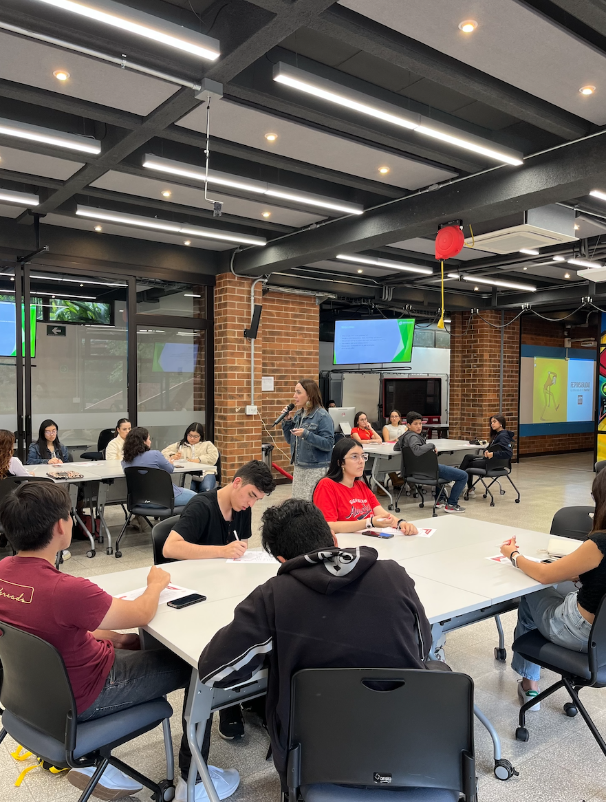 Estudiantes de colegios exploran el arte de la marca personal - El ...