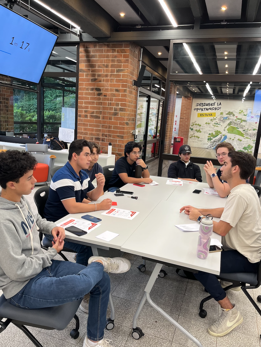 Estudiantes de colegios exploran el arte de la marca personal - El ...