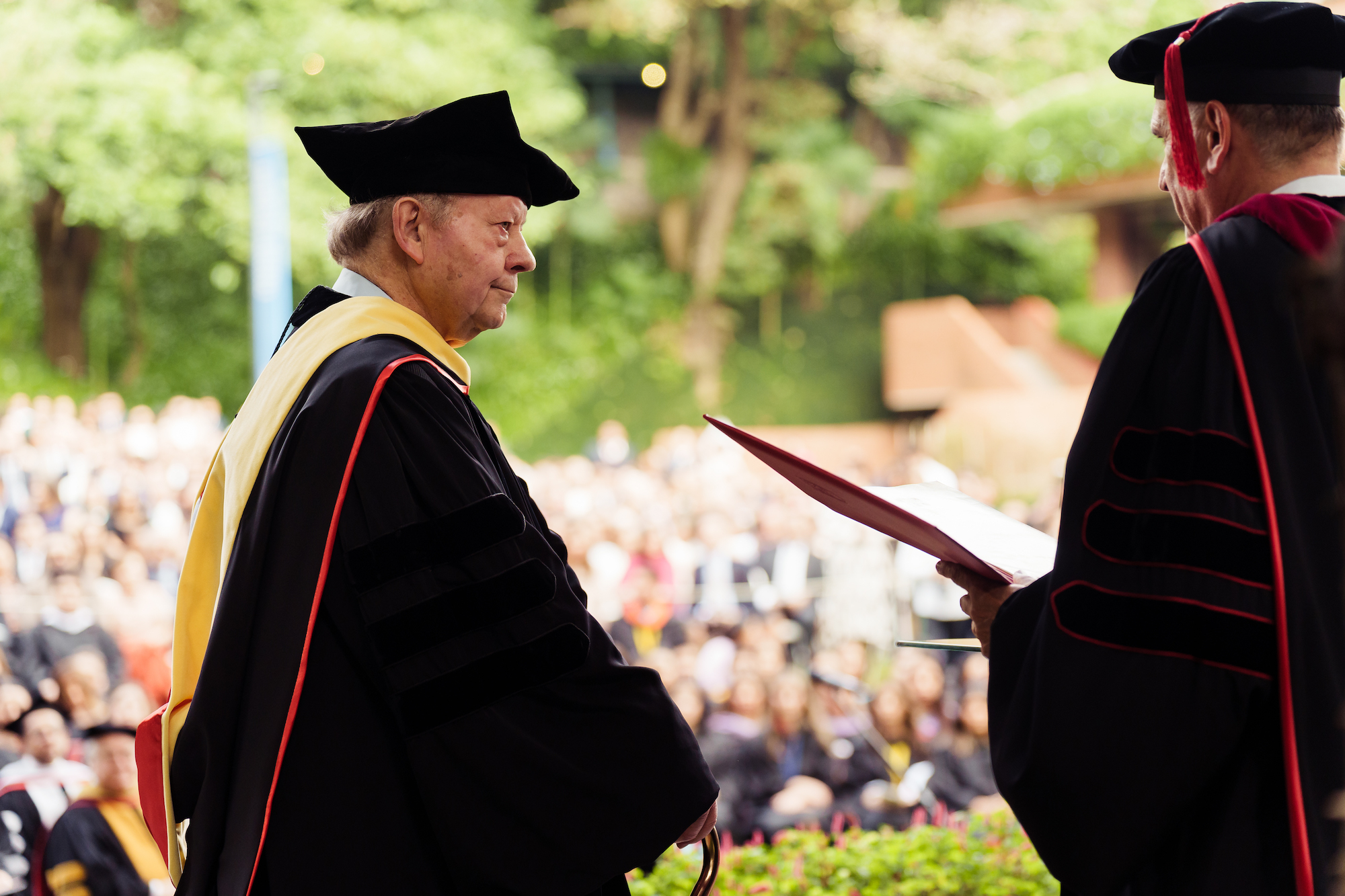 Richard E. Wagner recibió doctorado «honoris causa» en graduación UFM ...