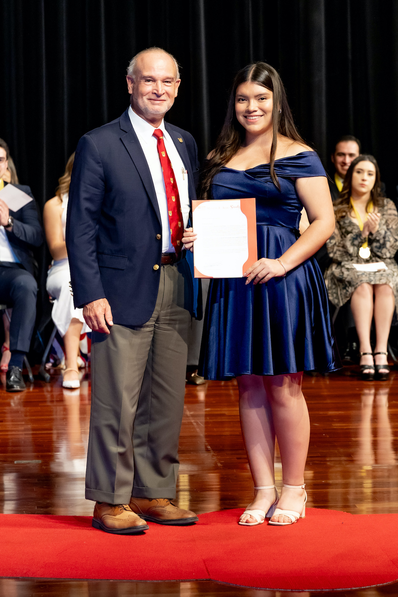 Kimberly Santizo es Manuel F. Ayau Scholar - El Amigo de la Marro