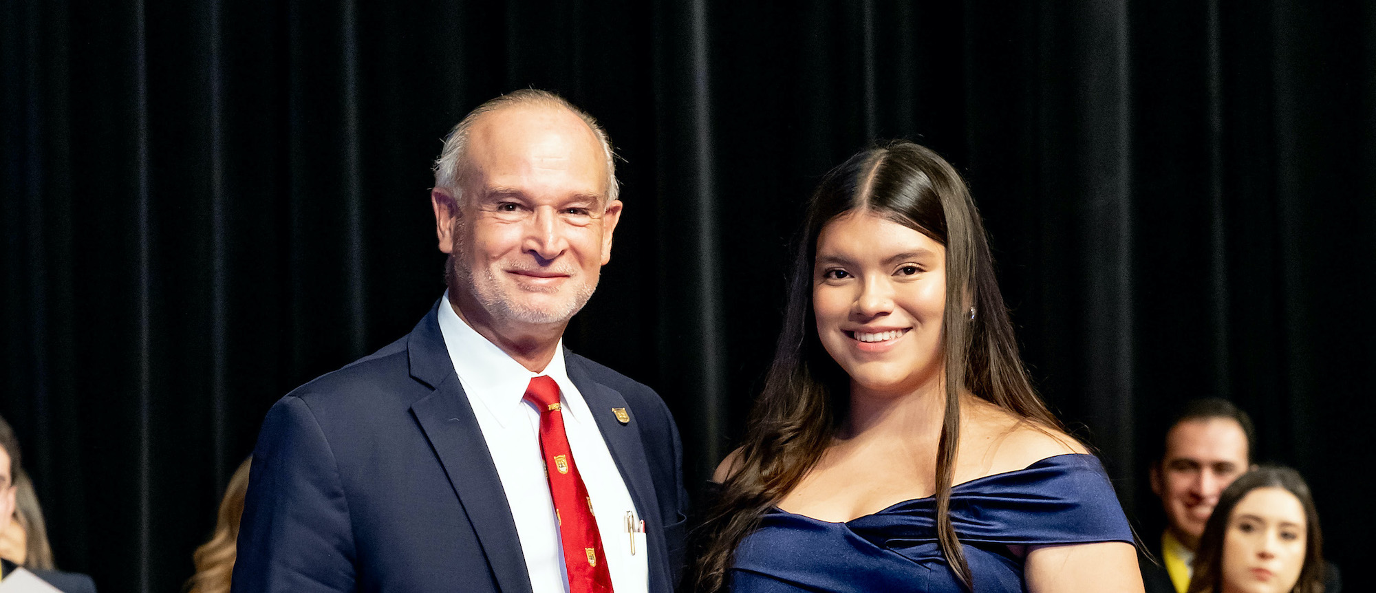 Kimberly Santizo es Manuel F. Ayau Scholar - El Amigo de la Marro
